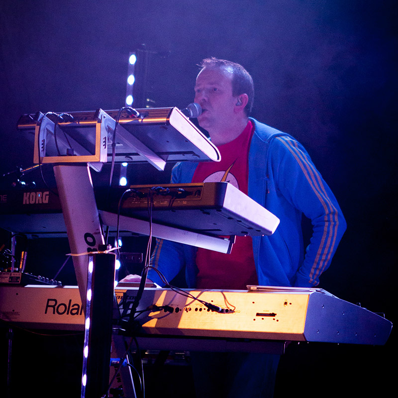 Hammertime - The ultimate 90's dance live coverband!